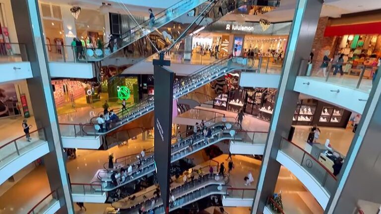 Westfield Bondi Junction Christmas Trading Hours 2025 - EHH